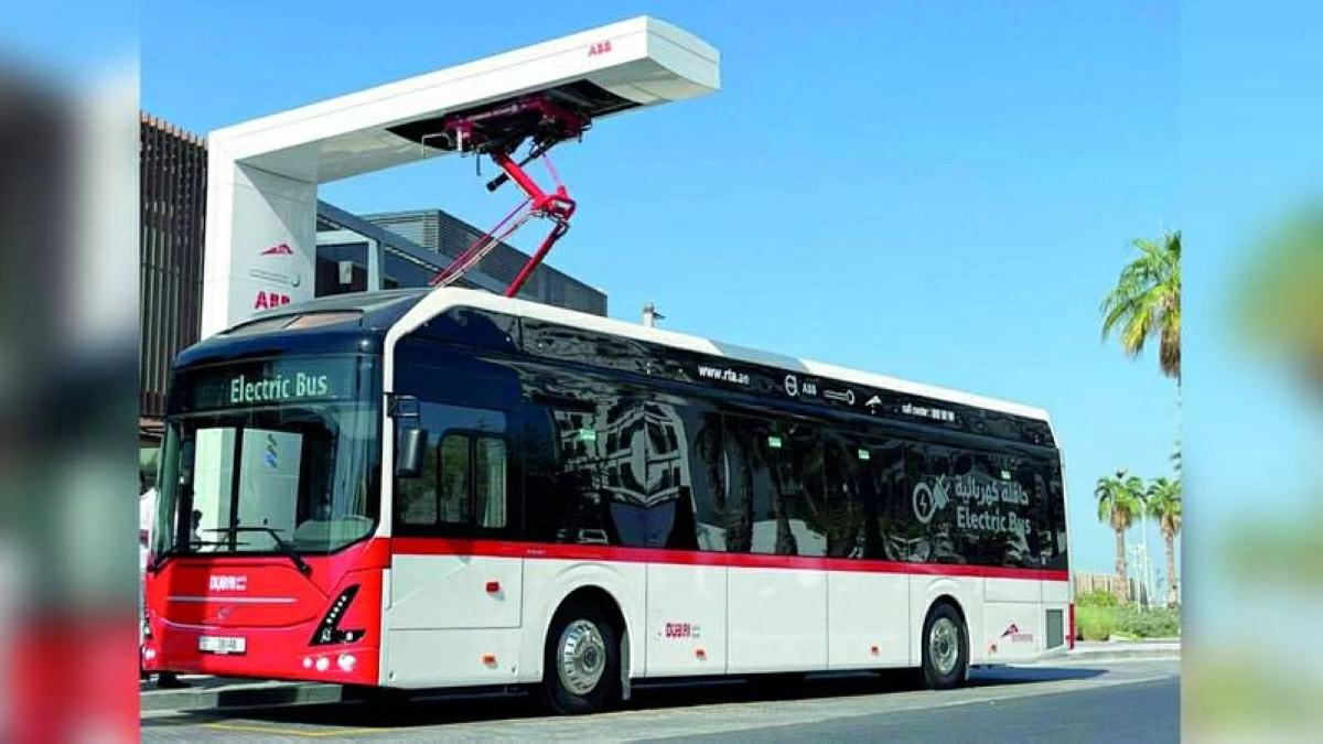 دبي تُعزز النقل المستدام بـ 735 حافلة كهربائية جديدة - ستاد الأهلي